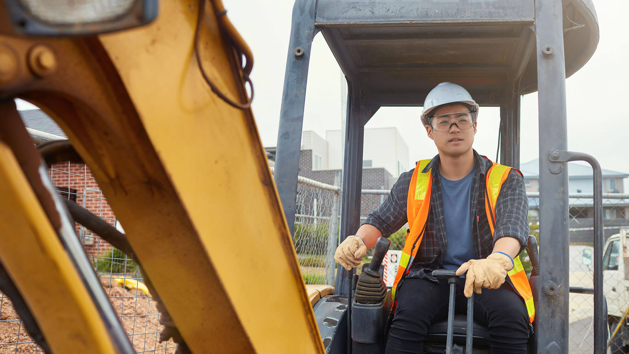 How To Become a Heavy Equipment Broker: Your Path to Success