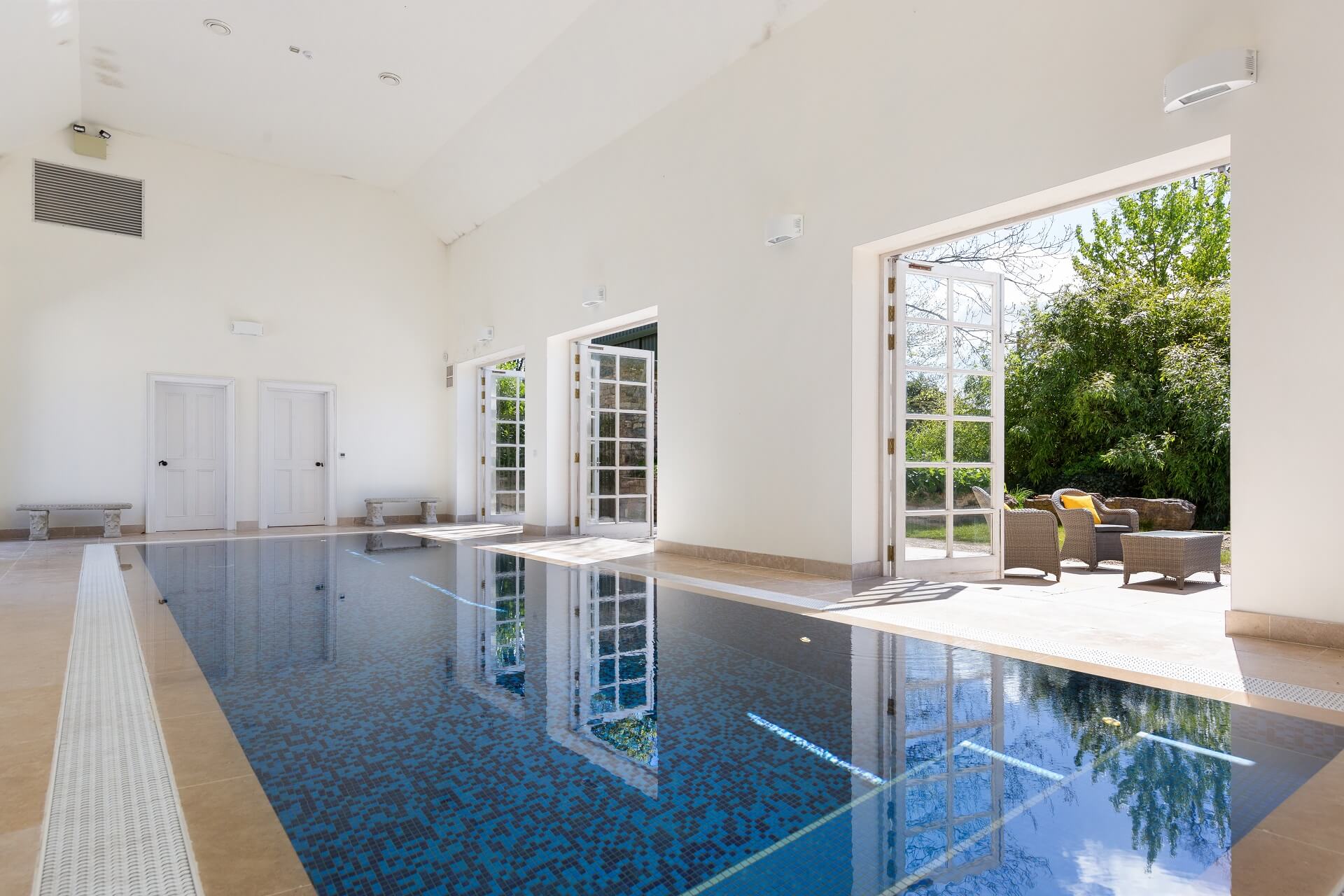 How To Choose The Perfect Location For Your Swimming Pool