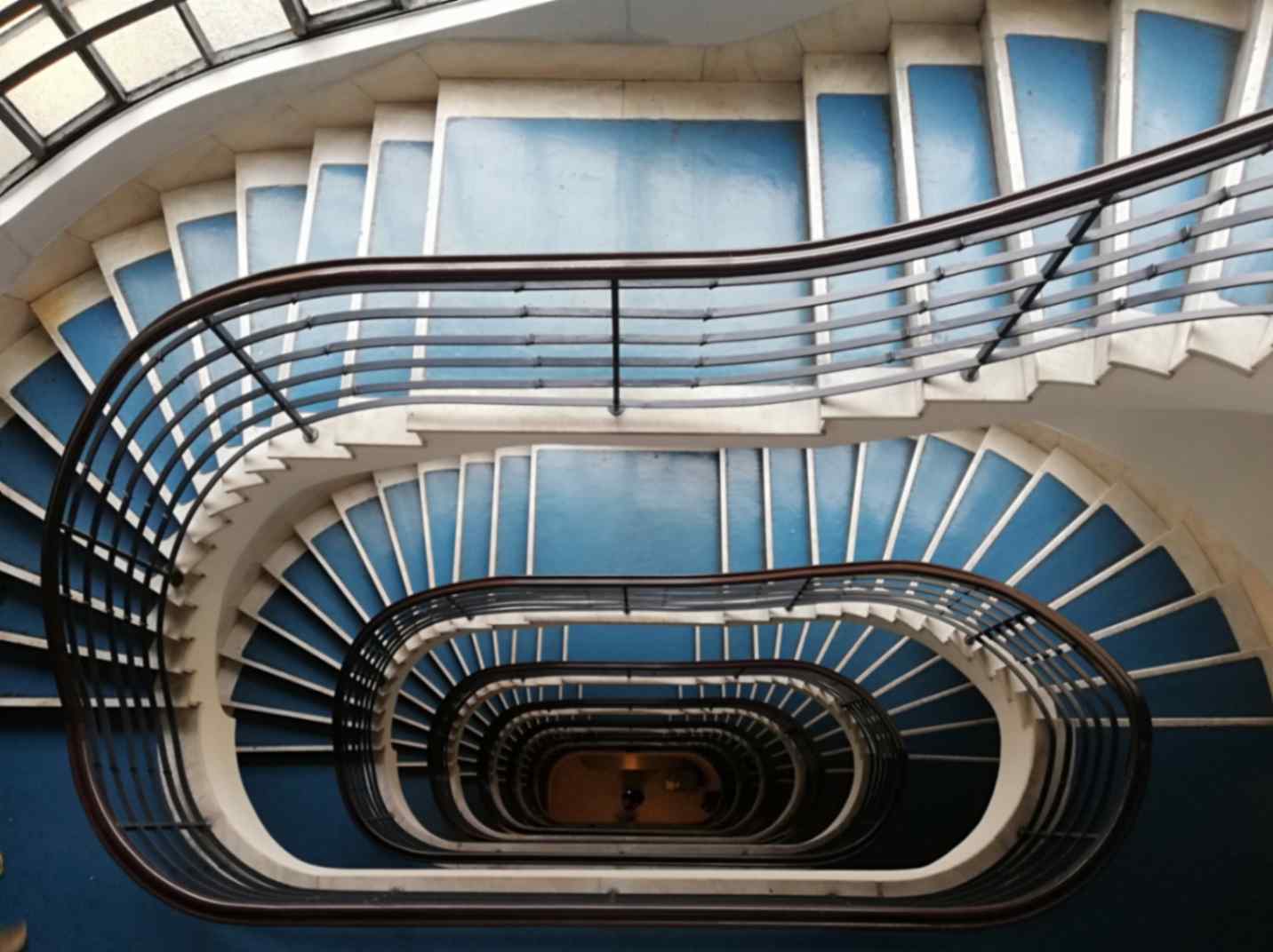 What are the Features Available In Steel Stairs?