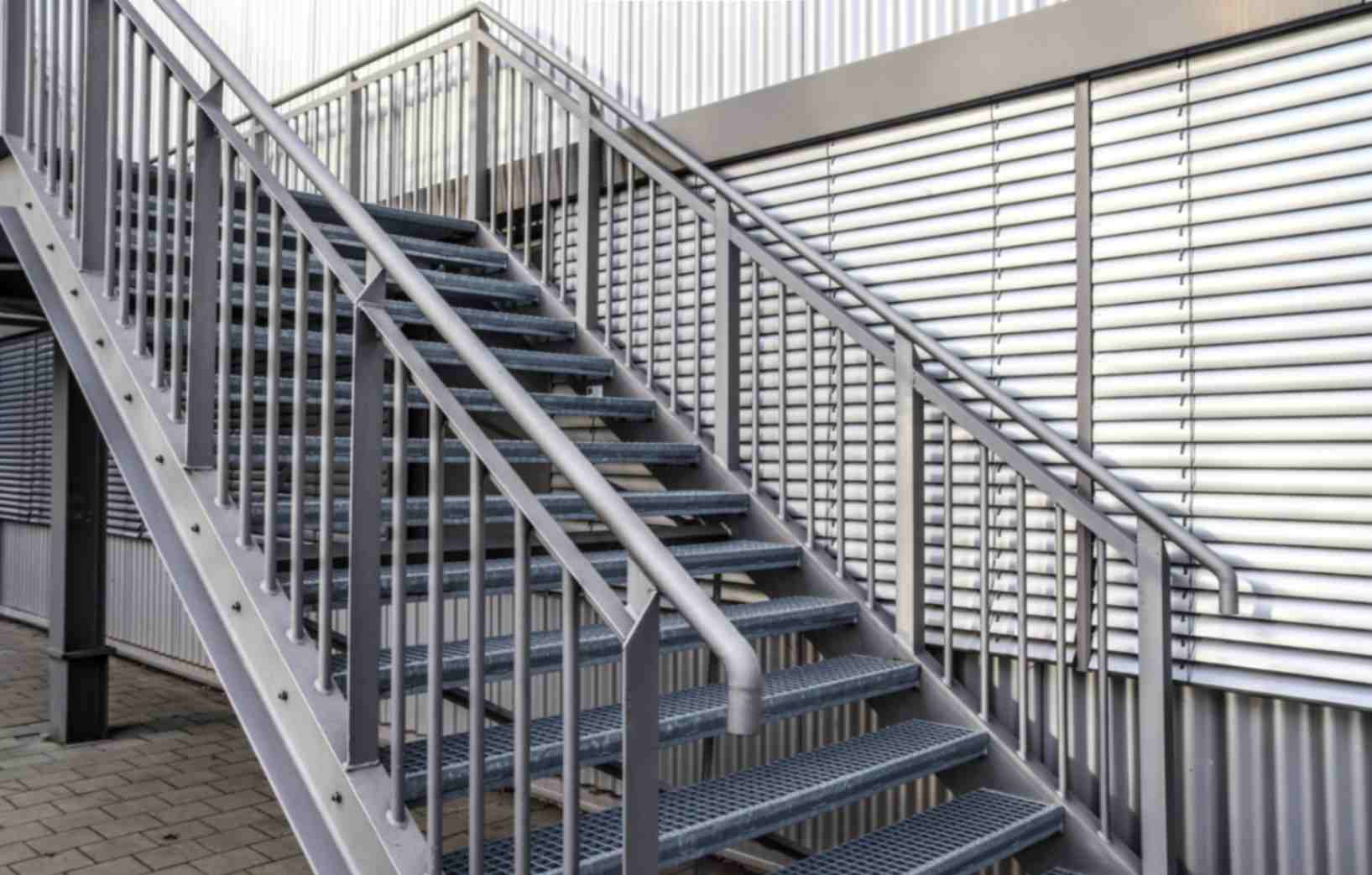 What are the Features Available In Steel Stairs?